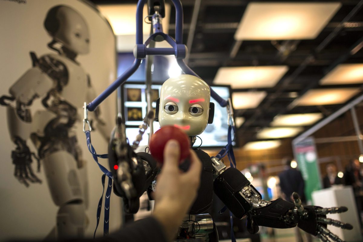 Robotul bun la drum lung îl cunoști: Top 3 roboți cu care să ieși la ...